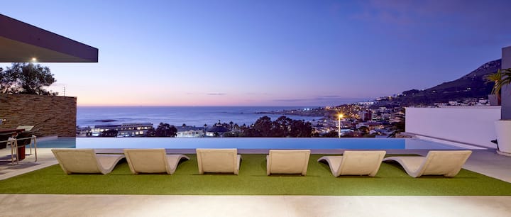 Camps Bay Panoramic Sea View - Solar Backup & 17 M Infinity Pool - Camps Bay