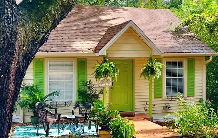 Live Oak Cottages Iii. Intown - Nature Retreat - Tallahassee, FL
