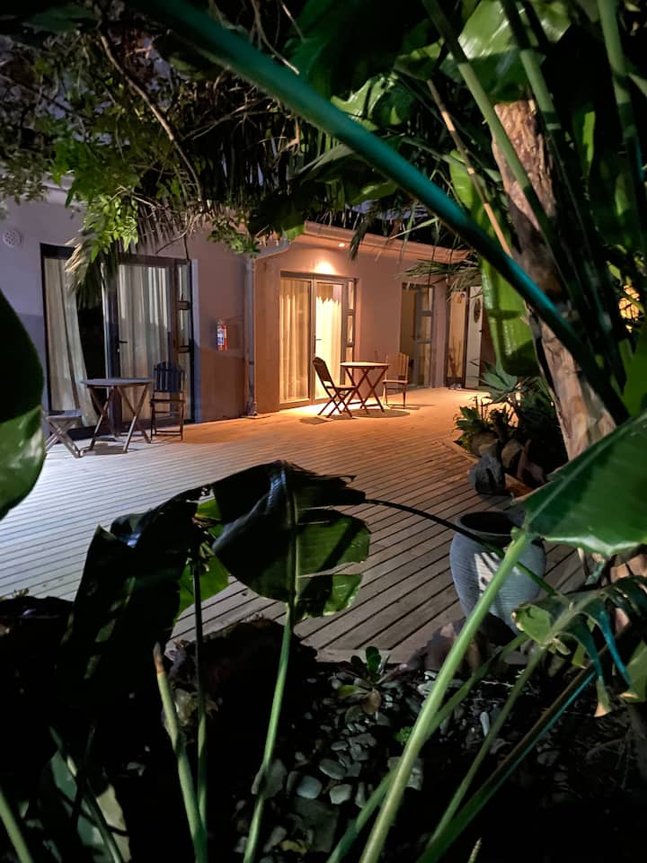 Lovely Garden Cottage Close To The Beach Cape Town - Parklands