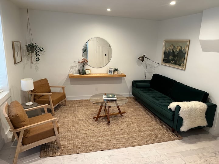 Cozy Central Ninth Cottage - 2 Bed/1 Bath - Salt Lake City, UT