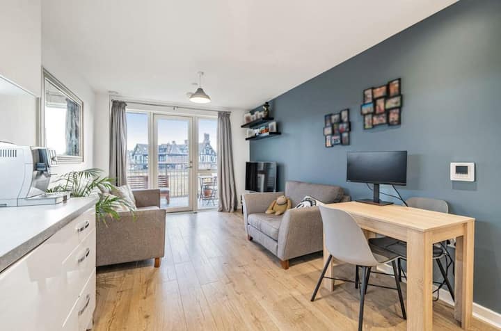 Modern Two Bedroom Flat. - Bromley