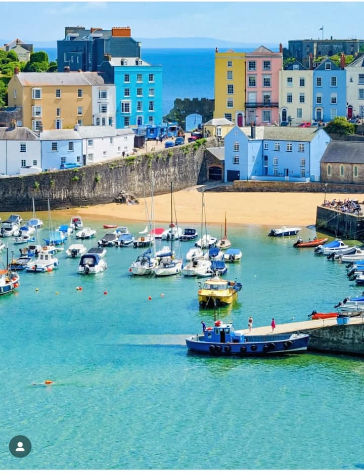 Harbour Cove 
Incredible Central Location Tenby - Wales