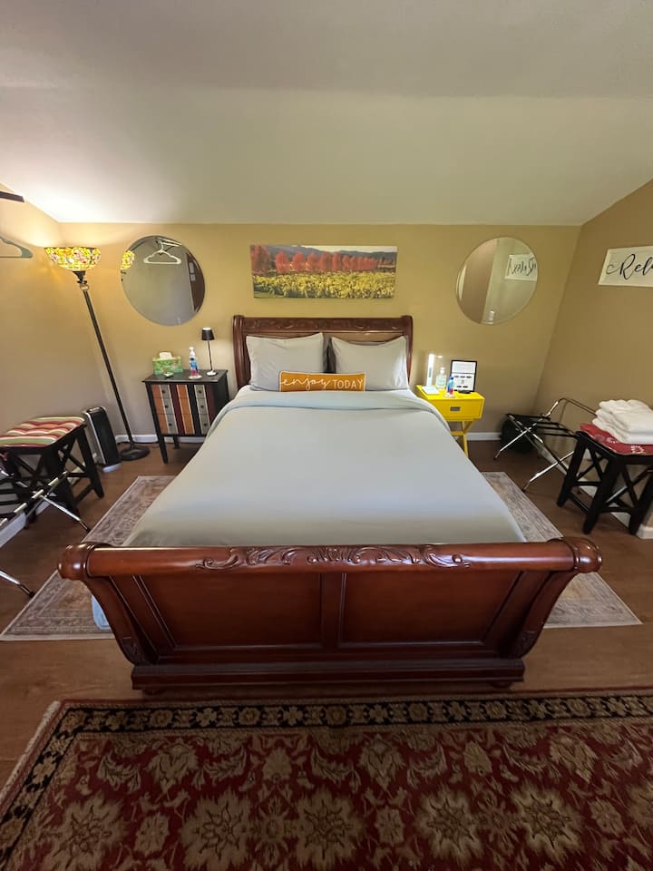 Cozy & Convenient: Self-check-in Near Downtown - Paso Robles, CA
