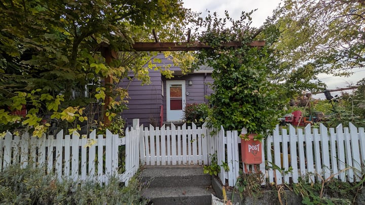 A Lively Urban Farm In The Heart Of Ballard - Seattle