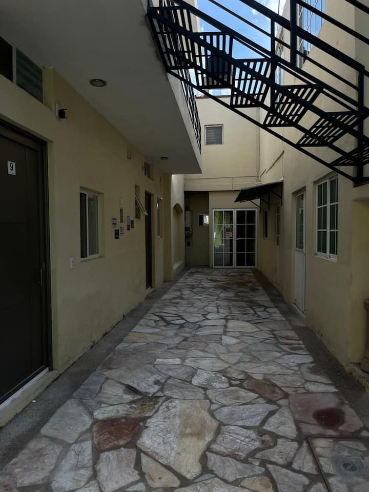 2. Habitación Doble Económica Con Baño Externo - Celaya