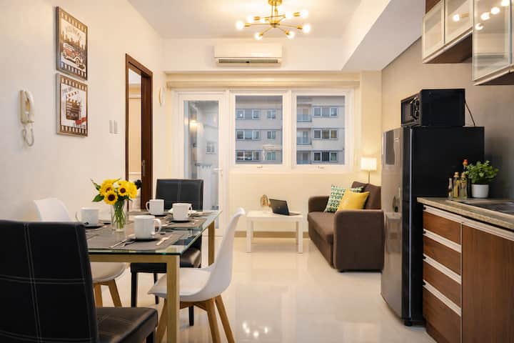 Bright & Spacious 1br Near Westin | Wfh + Pool - Pasig