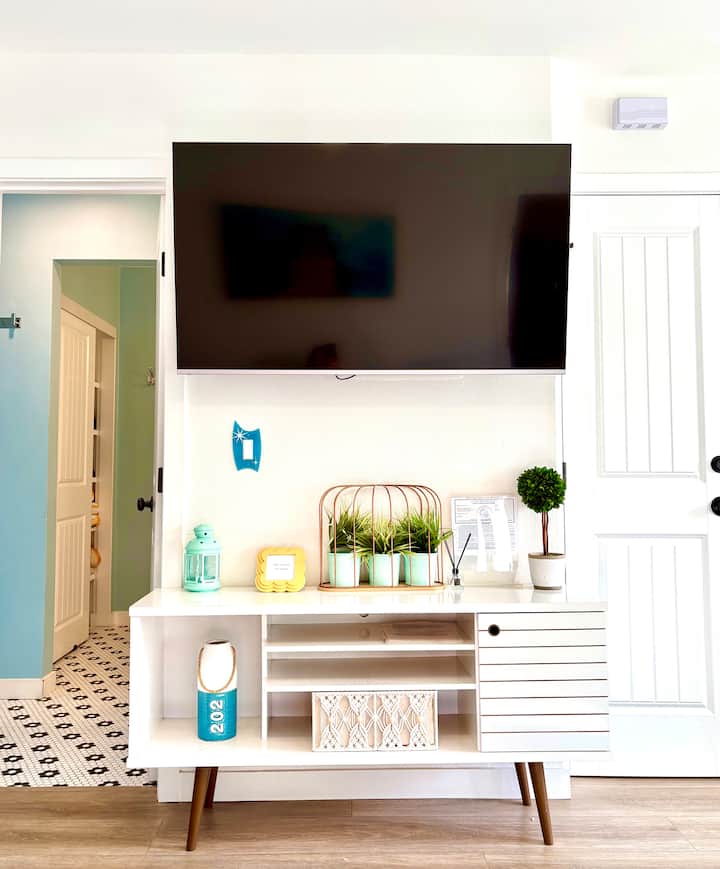 2bed 1 Bath A/c 1 Compact Parking Space - Orange County, CA