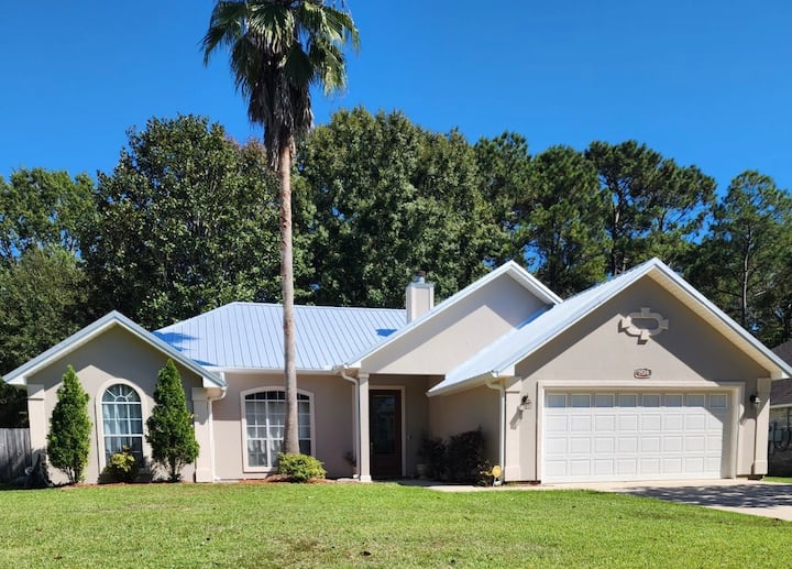 Ocean Springs Getaway Vacation Home - Ocean Springs, MS