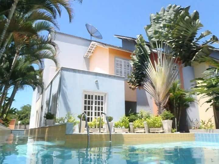 Casa Condomínio Com Piscina • 250m Praia Camburi - São Sebastião