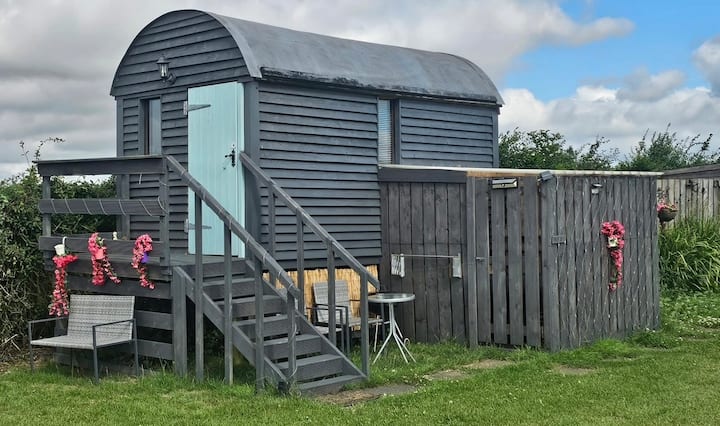 Shepherds Hut  Hot Tub  Horncastle Lincolnshire - Horncastle