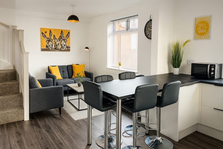 5 Bedroom, 5 Bathroom House, 20 Min Walk To City. - 링컨