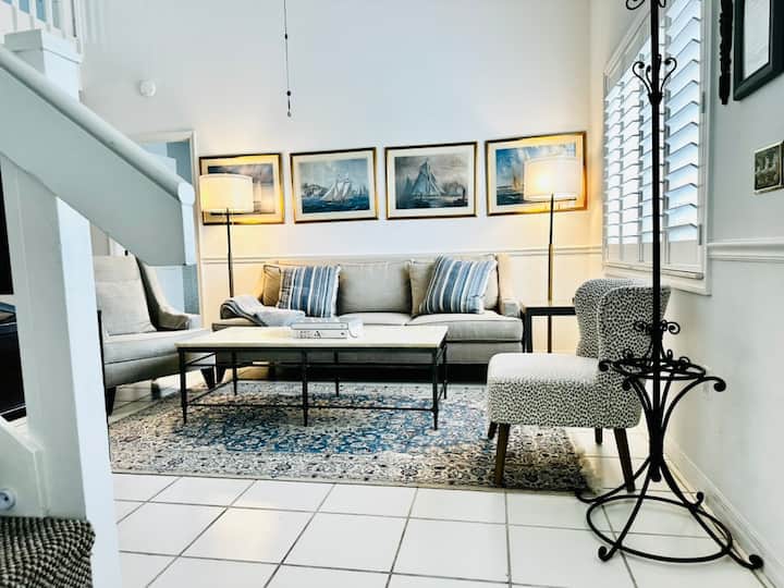 3 Bedroom Condo On Carlin Park Walk To The Beach - Jupiter, FL