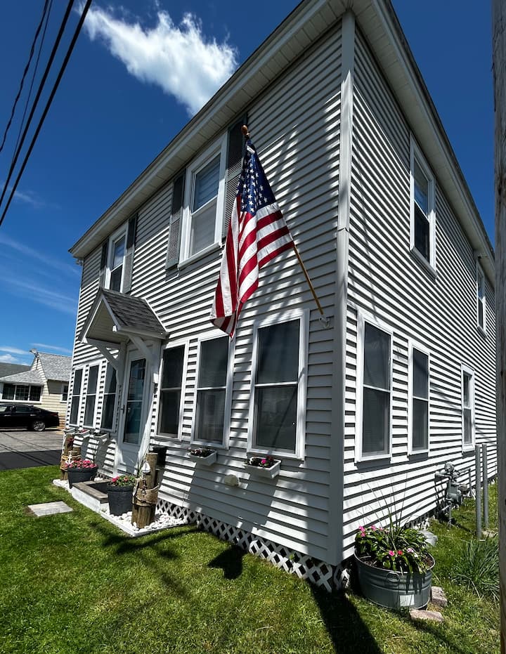 Enjoy The Sandy Beach With The Comforts Of Home! - Hampton Beach, NH