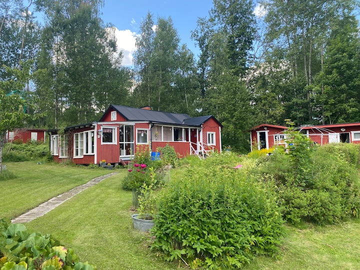 Stuga I En Fin Närkemiljö - Örebro
