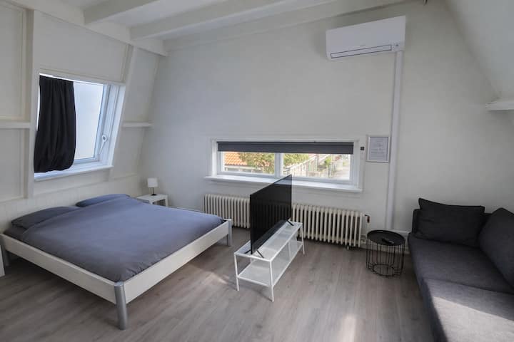 Stijlvol Appartement | 5 Min Stn | 20 Min A’dam - Laren