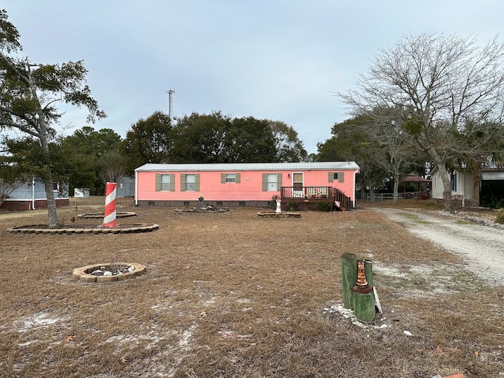 Bass Landing Relaxing Beach Getaway - Swansboro, NC