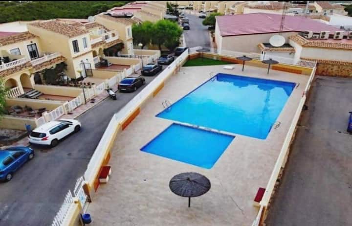 Bungalow Alto Con Terraza Y Piscina Cerca Del Mar! - Tabarca