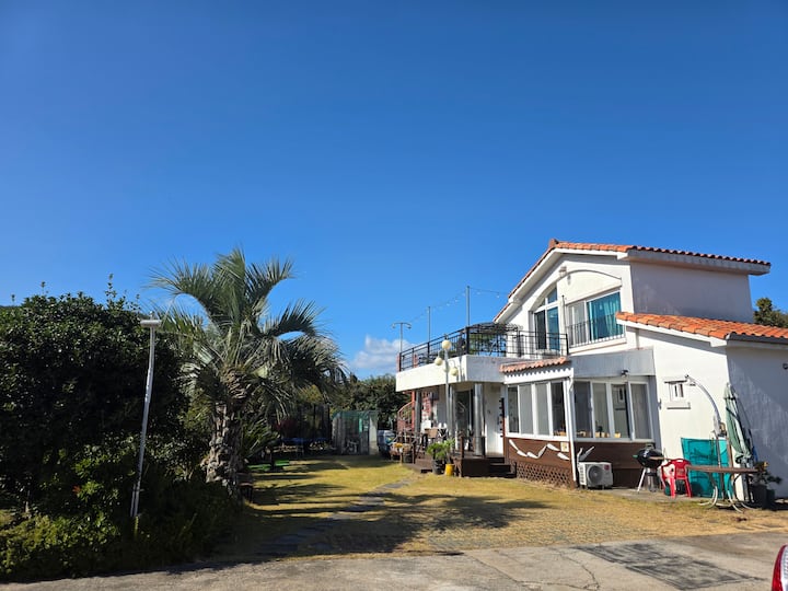 제주독채펜션 부부모임 친구모임 대가족여행 3~12명까지  제주독채펜션 - Jeju-do