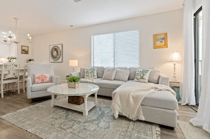 Walk To Beach & Coligny | Pool | Hideaway Villa - Hilton Head Island, SC