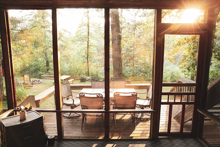 Peaceful Little Pine River Retreat | Screen Porch - Crosslake, MN