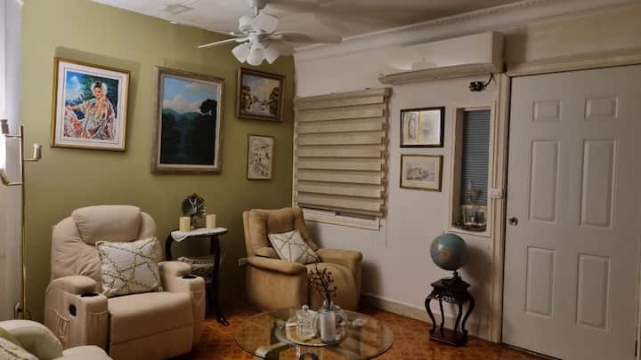 Casa 2 Cuarto, 2 Baños, Cocina, Comedor, En Ancon - Panama City