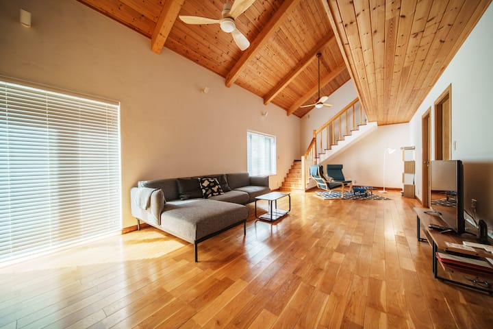 Sunny Home With Ski Access & Family Fun Space - Hakuba