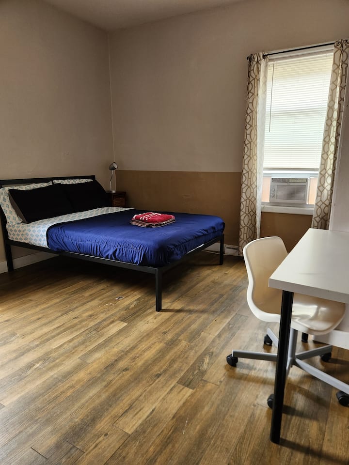 Simple Sleeper With Parking - Providence, RI