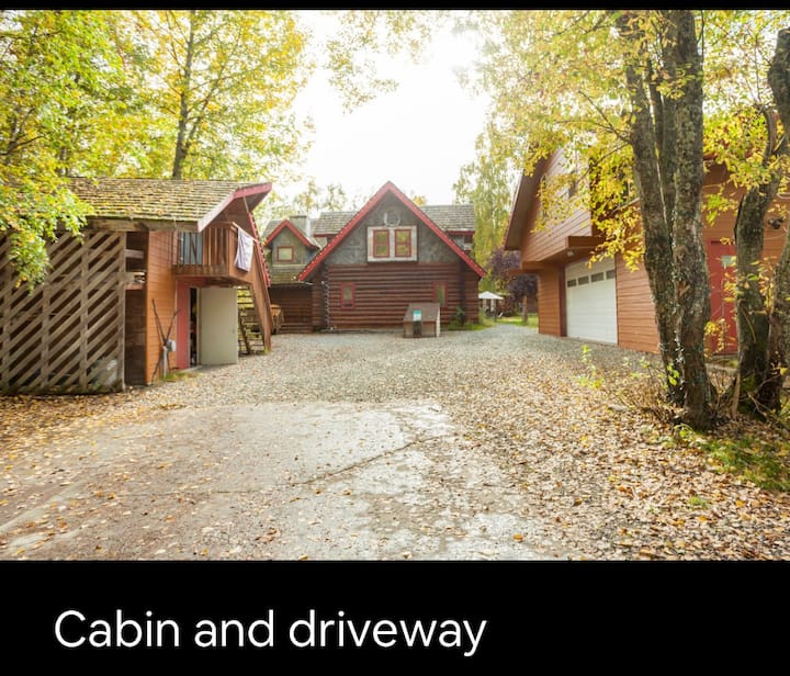 Rustic Alaska Escape For 23 •2 Hot Tubs •3 Units - 