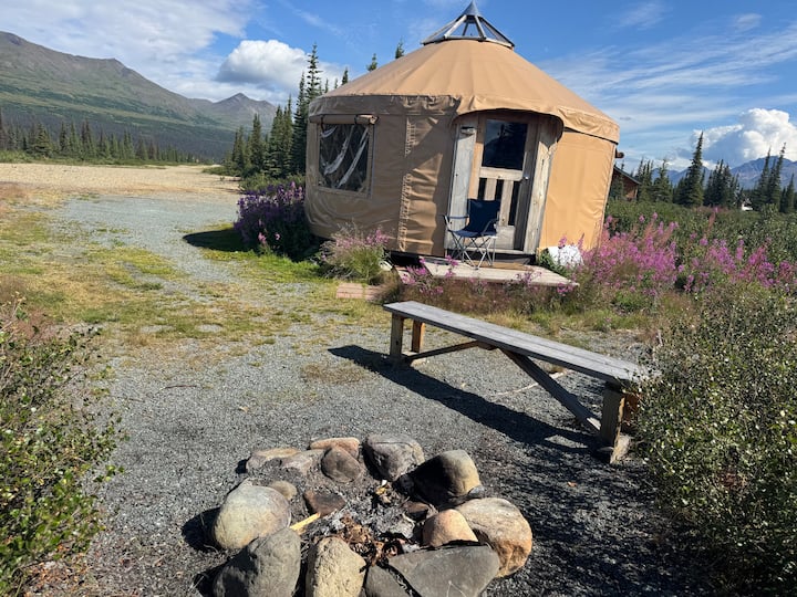 "Experience Alaska" Yurt Rental #3 Open Year-round - Denali National Park and Preserve