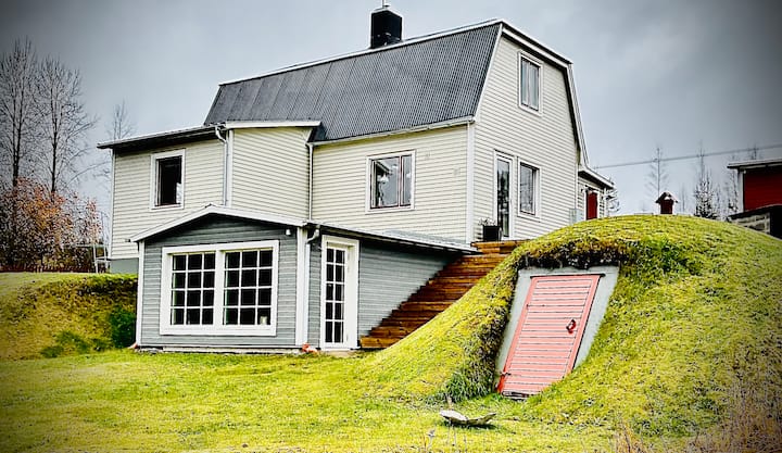 Järvsö- Och Naturnära Med 12+4 Sängplatser. - Ljusdal