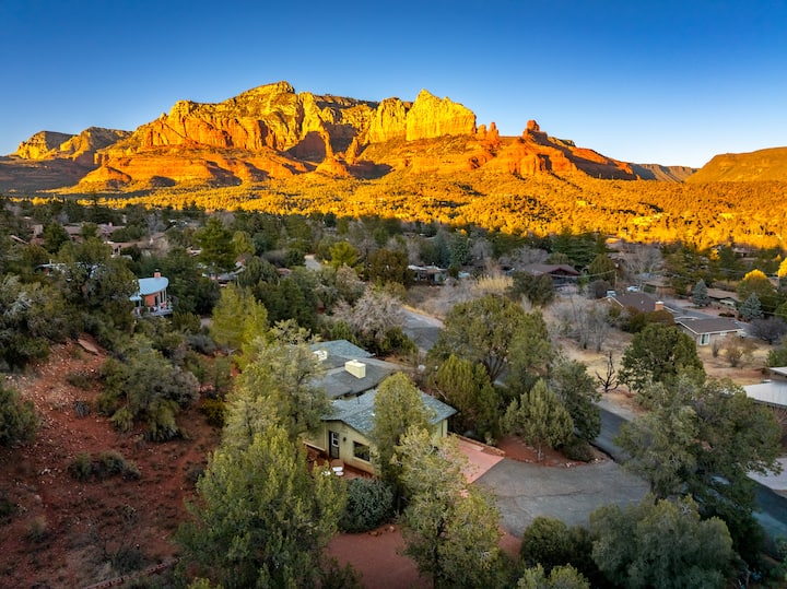 Romantic Uptown Getaway - Walk To Shops & Food! - Sedona