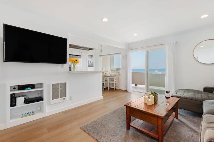 Beachside 2br Condo In Walkabable Coastal Town - Carpinteria, CA