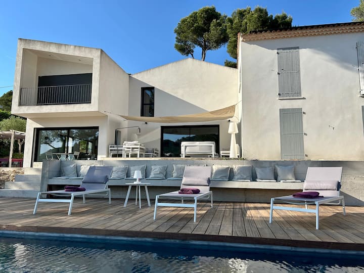 Villa Avec Piscine à Débordement Dans Une Pinède - Aix-en-Provence