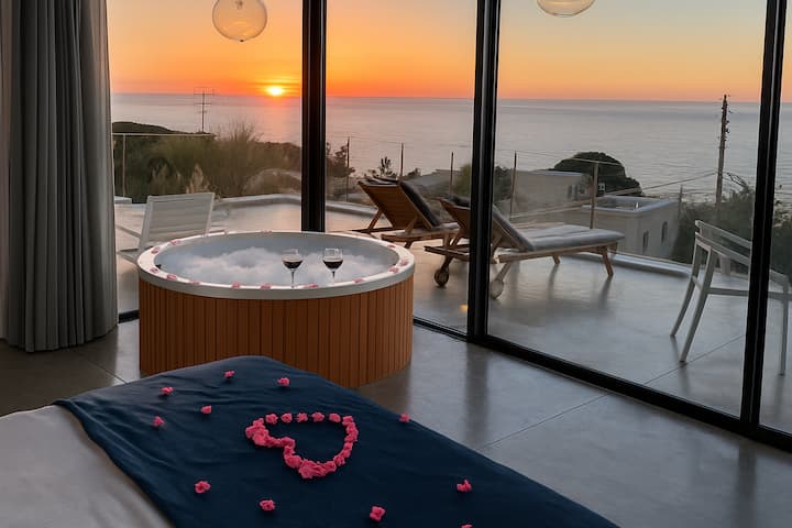 Azul Suite (Age 15+) - Lebanon