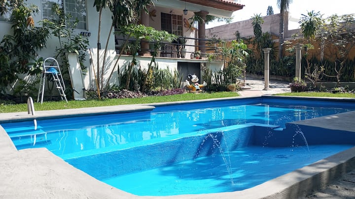 Gran Casa Burgos Cuerna,alberca Climatizada,7habs - Jiutepec