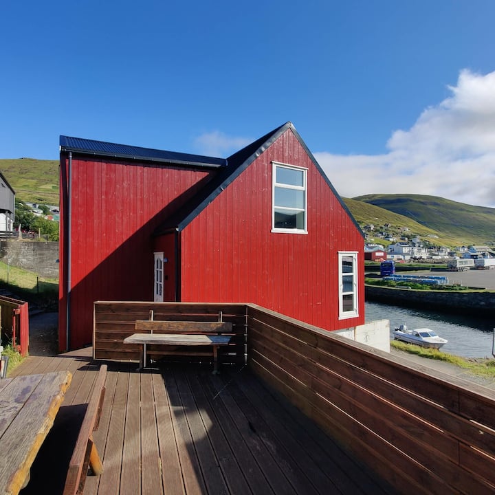 Cozy House By The Sea In Vestmanna - Faroe Islands