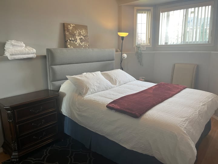 Beautiful 2 Bedroom Apartment. - Edmonton