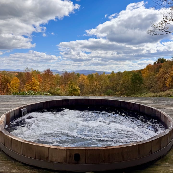 Catskills Barn Apt With Mtn Views On 34 Acres - New York