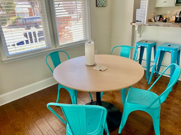 Nice Quiet Room #2 
Comes With Golf Cart Shuttle - Augusta, GA