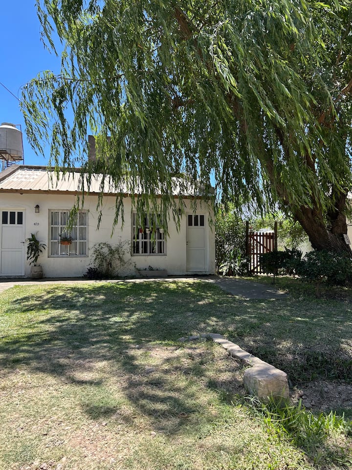 Casa Con Excelente Ubicación, Colón Entre Ríos. - Colón