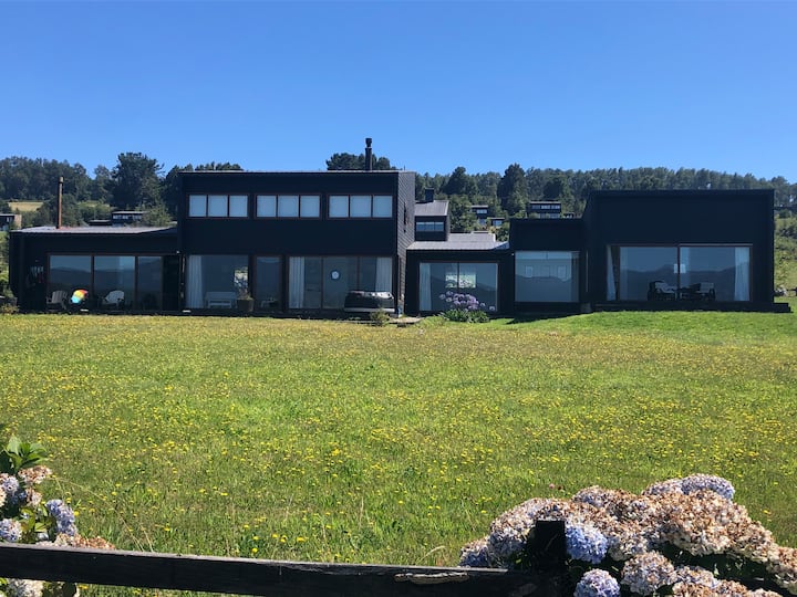 Panguipulli. Casa Espectacular A Orilla Del Lago. - Puyehue