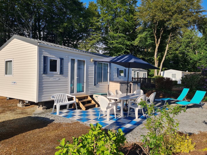 Juillet-aout
Semaine 560€
Camping Les Myrtilles - Concarneau