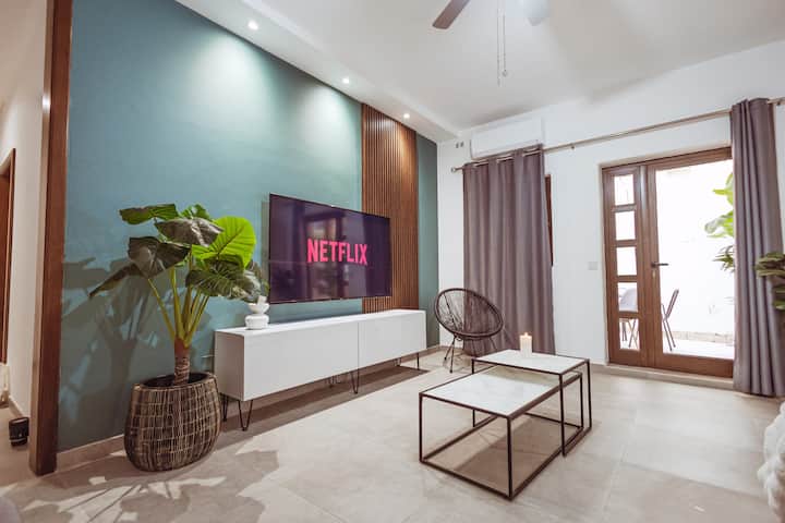 Large Central Apartment With Backyard - Malta