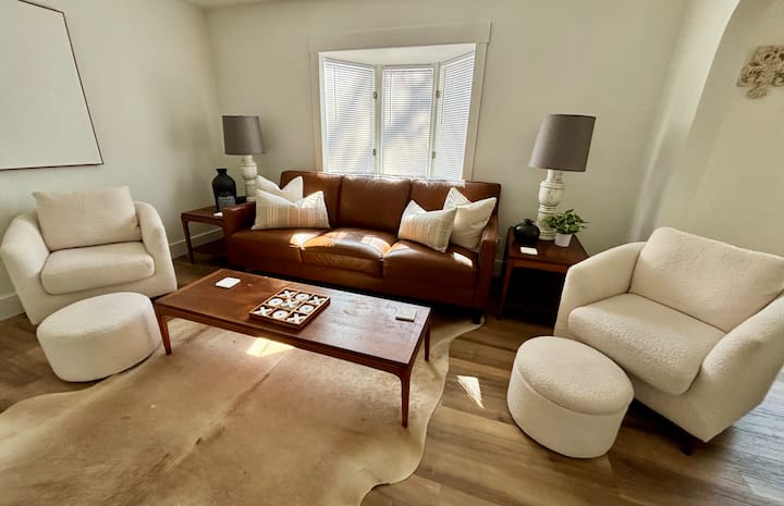 The Yellow House! - Holland, OH