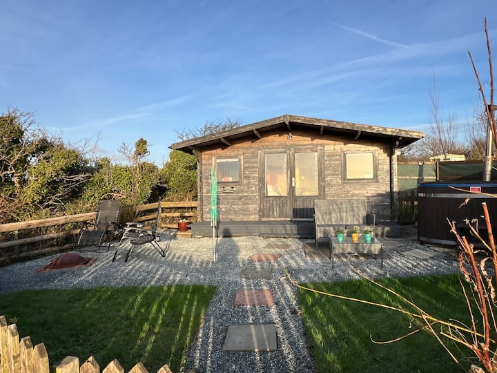 Hot Tub/en-suite/ks Bed/views/firepit/bbq/dogs Wel - Anglesey