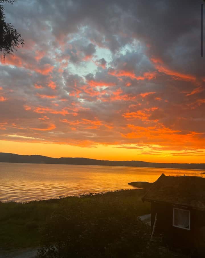 Beautiful Place  By The Sea & The Northern Light - Norway