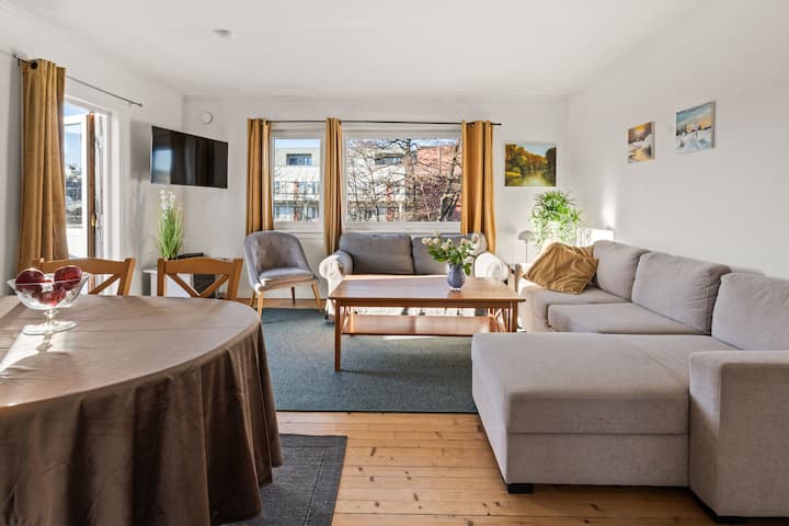 Fin Lys Leilighet . Tre Soverom. Gratis Parkering - Agder