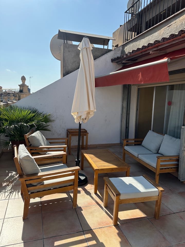 Big Sunny Terrace With The City Views - Estación de Barcelona Sants