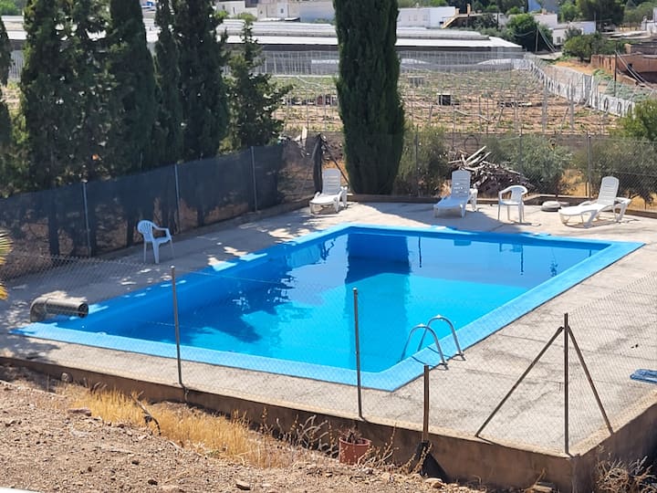 Grand Logement Avec Sa Piscine En Milieu Naturel - Berja