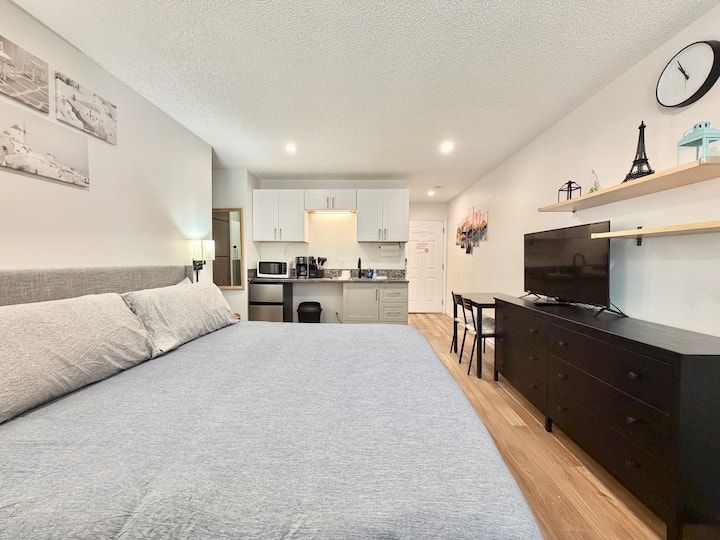 Private & Cozy Studio Condo In Denver Tech Center! - Centennial, CO